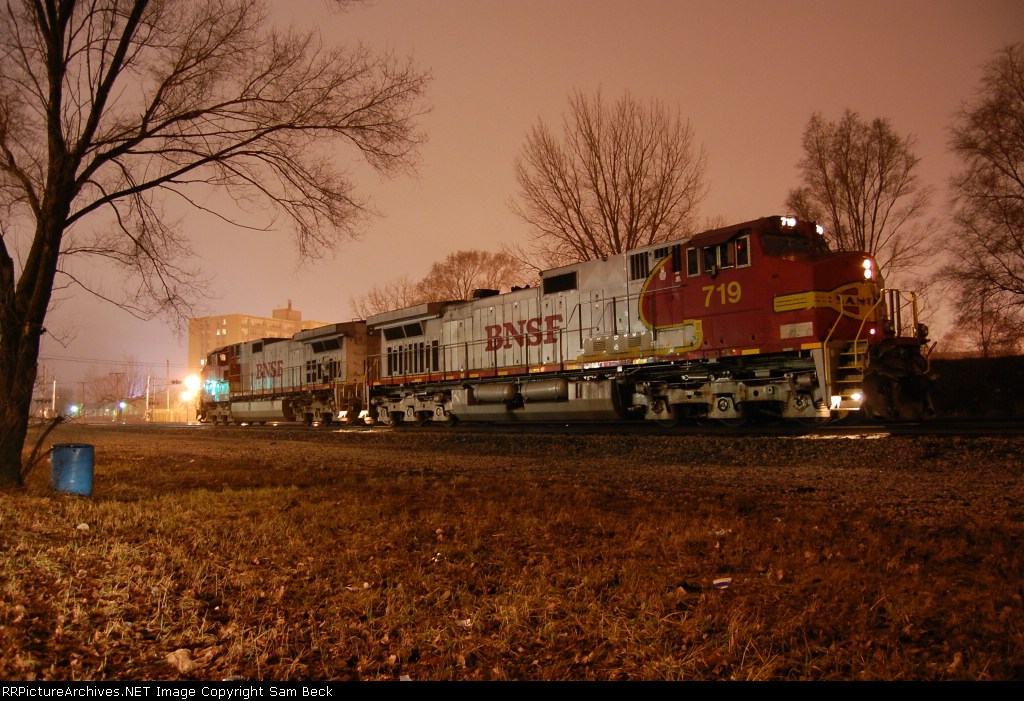 BNSF 719 at Night